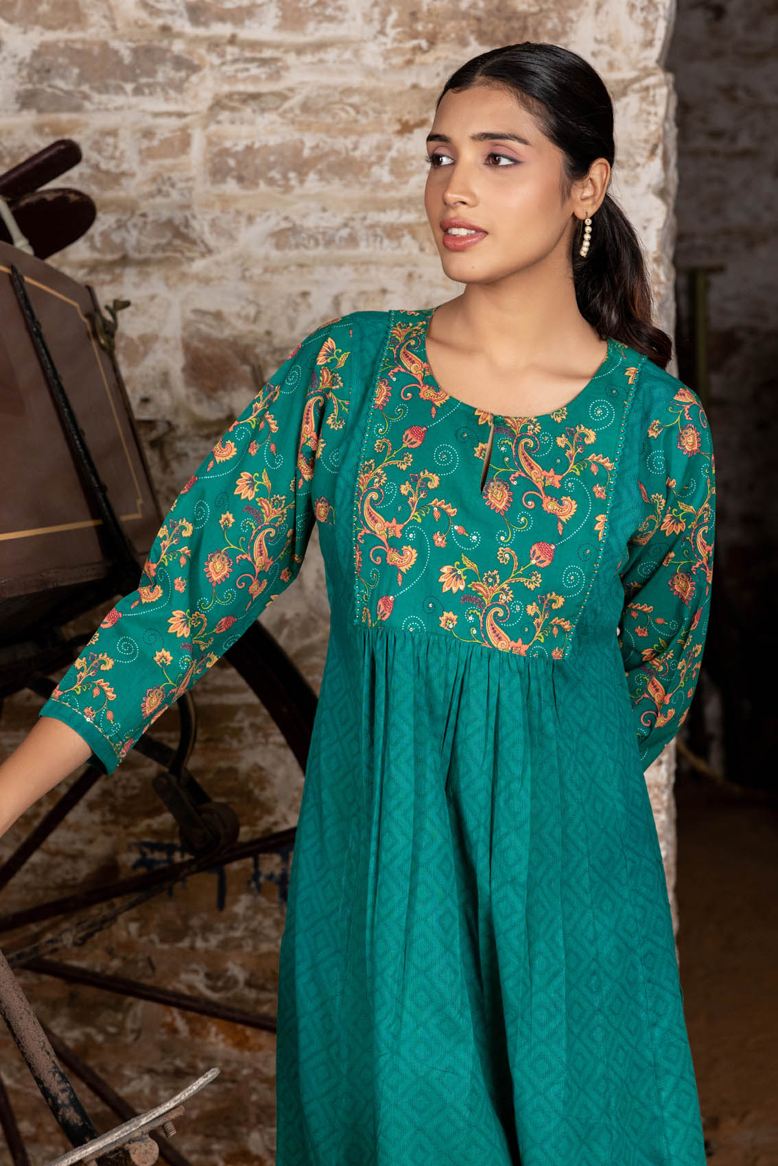 Dobby Dotted Paisley Kurta – Cottons Jaipur